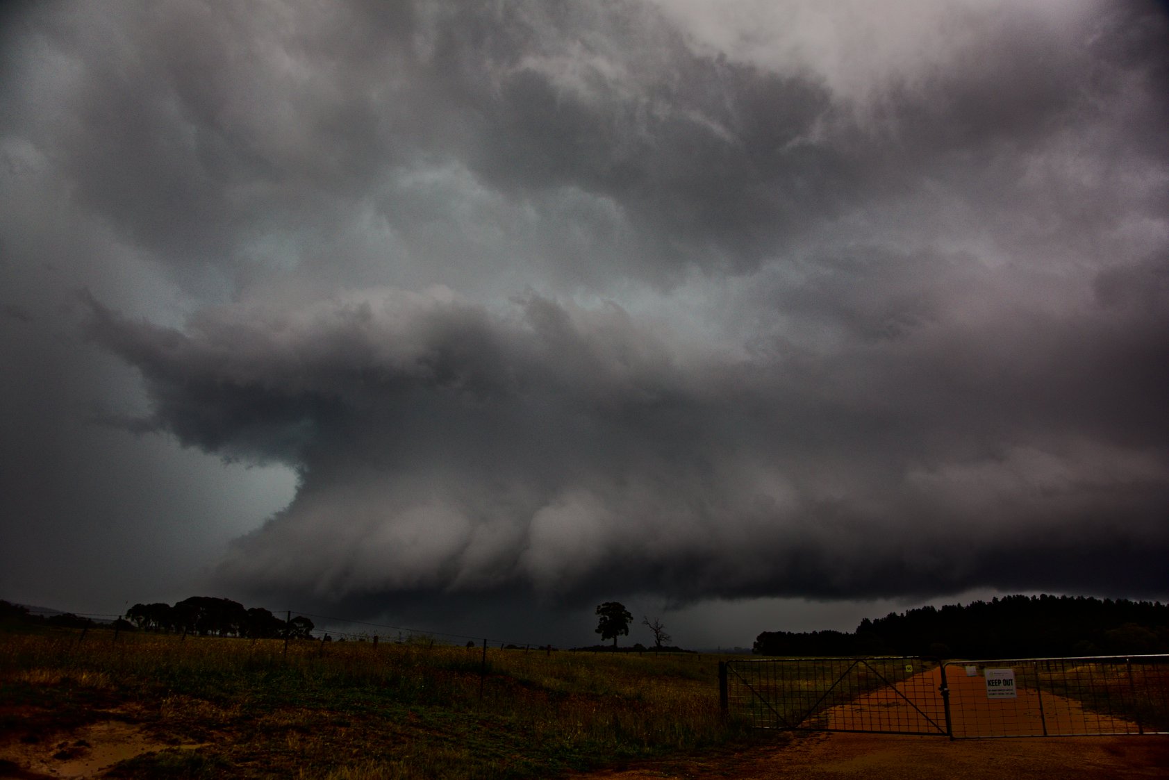 Severe Storm Structures Lithgow as Mudgee to Merriwa Supercell goes ...