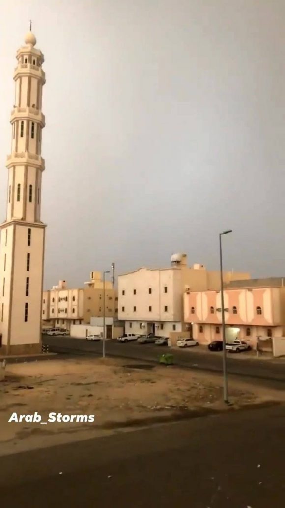 Intense Lightning Saudi Arabia - Extreme Storms