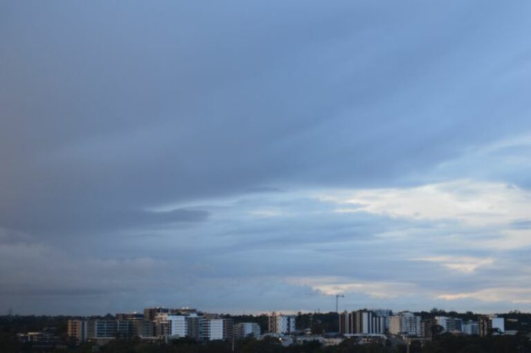 Cloud formation just on northern edge of rain - Extreme Storms